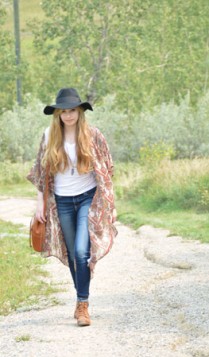 Farmerice i Bele bluze