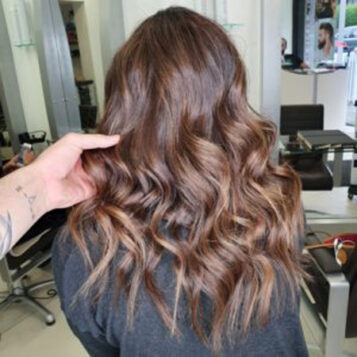 Balayage pramenovi na braon boji kose - 6 transformacija